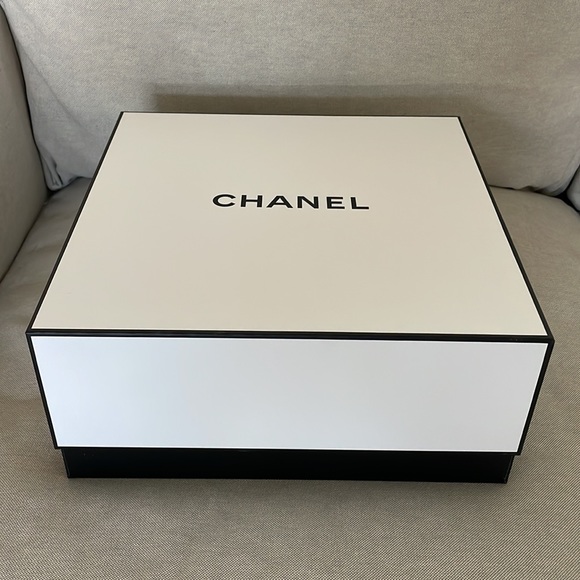 CHANEL | Other | Chanel Gift Box | Poshmark